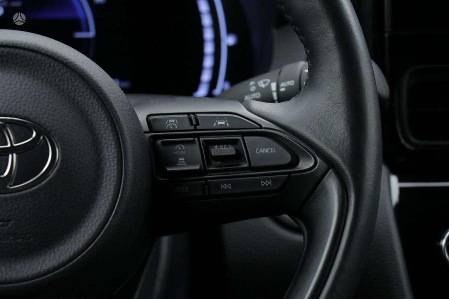 Pelēks Toyota Yaris Cross 2025 Viļņa, ar dzinēja tilpumu 1.49 L un nobraukumu 22 tūkst. km par 26990 €, foto 27 vietnē AUTOMOTO.COM.LV