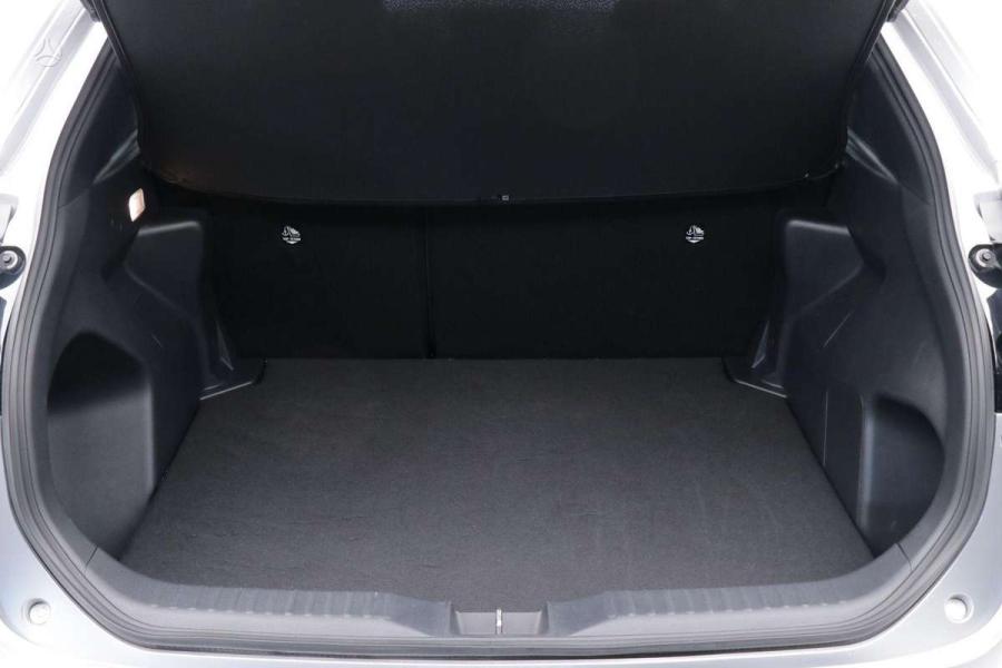 Pelēks Toyota Yaris Cross 2025 Viļņa, ar dzinēja tilpumu 1.49 L un nobraukumu 19 tūkst. km par 25900 €, foto 12 vietnē AUTOMOTO.COM.LV