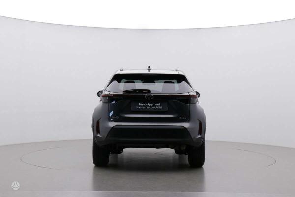Pelēks Toyota Yaris Cross 2025 Viļņa, ar dzinēja tilpumu 1.49 L un nobraukumu 25 tūkst. km par 26900 €, foto 6 vietnē AUTOMOTO.COM.LV