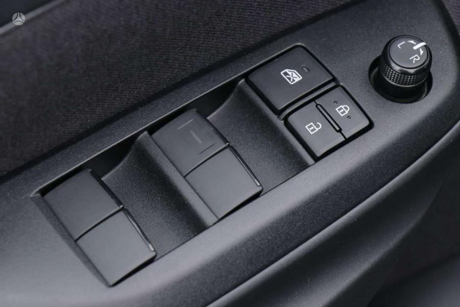 Pelēks Toyota Yaris Cross 2025 Viļņa, ar dzinēja tilpumu 1.49 L un nobraukumu 25 tūkst. km par 26900 €, foto 25 vietnē AUTOMOTO.COM.LV