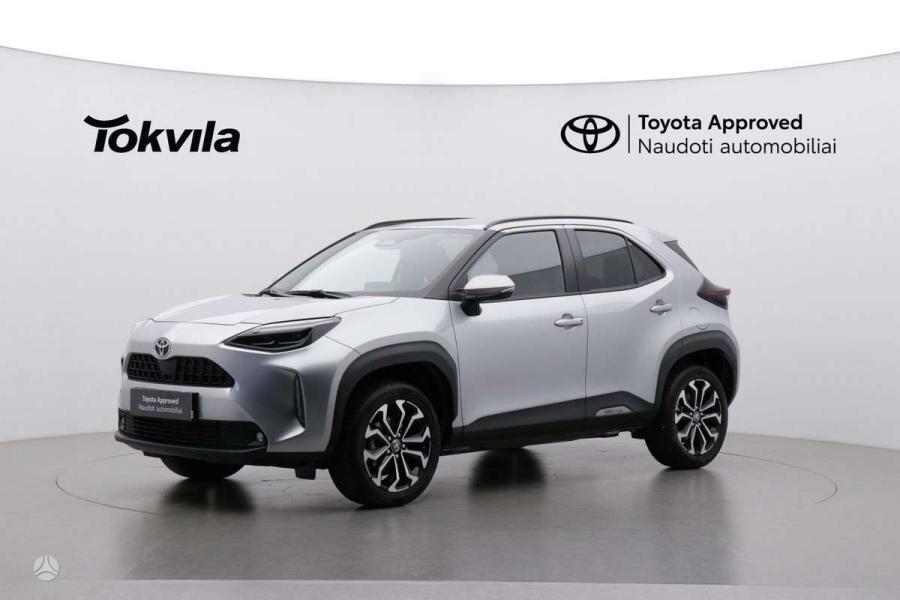 Серый Тойота Yaris Cross 2025 в Вильнюс, объемом двигателя 1.49 л и пробегом 15 тыс. км за 25900 €, фото 1 на AUTOMOTO.COM.LV