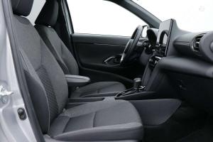 Серый Тойота Yaris Cross 2025 в Вильнюс, объемом двигателя 1.49 л и пробегом 15 тыс. км за 25900 €, фото 10 на AUTOMOTO.COM.LV