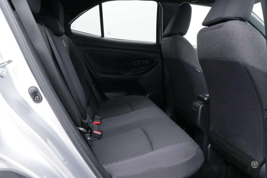 Серый Тойота Yaris Cross 2025 в Вильнюс, объемом двигателя 1.49 л и пробегом 15 тыс. км за 25900 €, фото 11 на AUTOMOTO.COM.LV