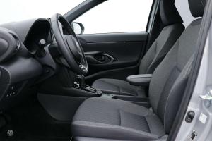 Серый Тойота Yaris Cross 2025 в Вильнюс, объемом двигателя 1.49 л и пробегом 15 тыс. км за 25900 €, фото 13 на AUTOMOTO.COM.LV