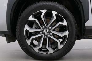 Серый Тойота Yaris Cross 2025 в Вильнюс, объемом двигателя 1.49 л и пробегом 15 тыс. км за 25900 €, фото 17 на AUTOMOTO.COM.LV