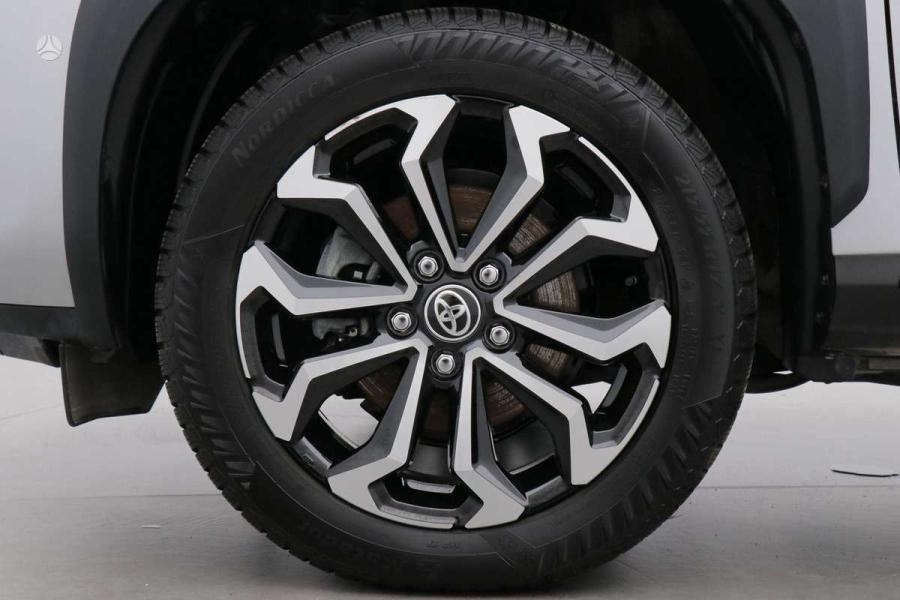 Серый Тойота Yaris Cross 2025 в Вильнюс, объемом двигателя 1.49 л и пробегом 15 тыс. км за 25900 €, фото 17 на AUTOMOTO.COM.LV
