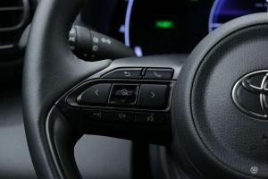 Серый Тойота Yaris Cross 2025 в Вильнюс, объемом двигателя 1.49 л и пробегом 15 тыс. км за 25900 €, фото 26 на AUTOMOTO.COM.LV