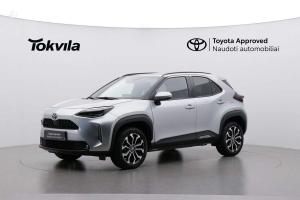 Grey Toyota Yaris Cross 2025 in Vilnius, with an engine capacity of 1.49 L and mileage of 13 thousand km for 25990 €, photo  on AUTOMOTO.COM.LV