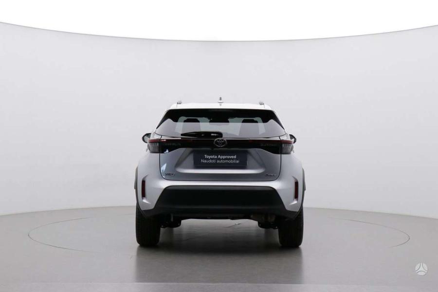 Серый Тойота Yaris Cross 2025 в Вильнюс, объемом двигателя 1.49 л и пробегом 13 тыс. км за 25990 €, фото 6 на AUTOMOTO.COM.LV