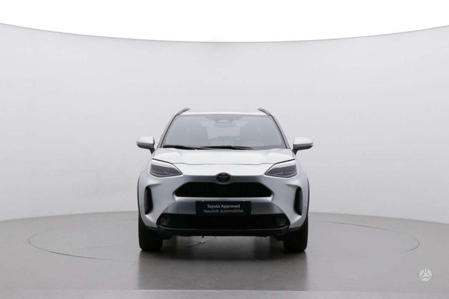 Серый Тойота Yaris Cross 2025 в Вильнюс, объемом двигателя 1.49 л и пробегом 13 тыс. км за 25990 €, фото 7 на AUTOMOTO.COM.LV
