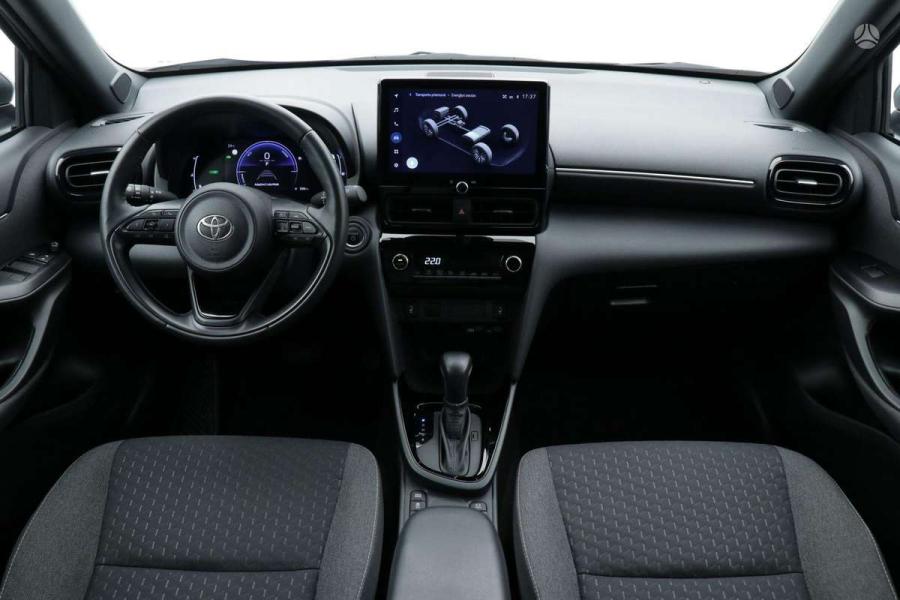 Серый Тойота Yaris Cross 2025 в Вильнюс, объемом двигателя 1.49 л и пробегом 13 тыс. км за 25990 €, фото 8 на AUTOMOTO.COM.LV