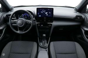 Grey Toyota Yaris Cross 2025 in Vilnius, with an engine capacity of 1.49 L and mileage of 22 thousand km for 26990 €, photo 8 on AUTOMOTO.COM.LV