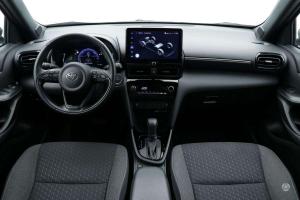 Grey Toyota Yaris Cross 2025 in Vilnius, with an engine capacity of 1.49 L and mileage of 15 thousand km for 25900 €, photo 8 on AUTOMOTO.COM.LV