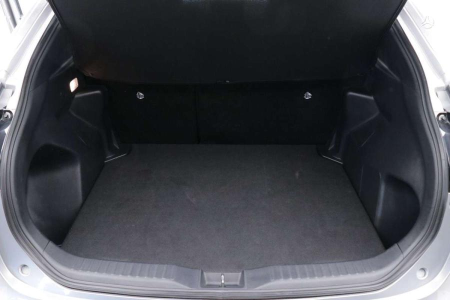 Grey Toyota Yaris Cross 2025 in Vilnius, with an engine capacity of 1.49 L and mileage of 15 thousand km for 25900 €, photo 12 on AUTOMOTO.COM.LV