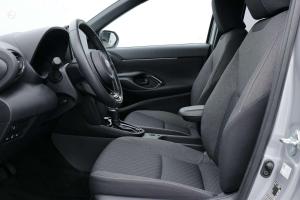 Grey Toyota Yaris Cross 2025 in Vilnius, with an engine capacity of 1.49 L and mileage of 15 thousand km for 25900 €, photo 13 on AUTOMOTO.COM.LV