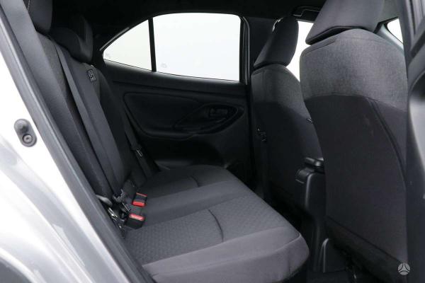 Grey Toyota Yaris Cross 2025 in Vilnius, with an engine capacity of 1.49 L and mileage of 20 thousand km for 26990 €, photo 11 on AUTOMOTO.COM.LV