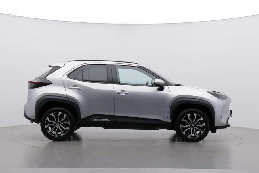 Pelēks Toyota Yaris Cross 2025 Viļņa, ar dzinēja tilpumu 1.49 L un nobraukumu 20 tūkst. km par 26990 €, foto 18 vietnē AUTOMOTO.COM.LV