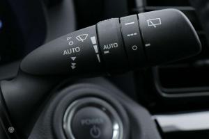 Pelēks Toyota Yaris Cross 2025 Viļņa, ar dzinēja tilpumu 1.49 L un nobraukumu 20 tūkst. km par 26990 €, foto 25 vietnē AUTOMOTO.COM.LV