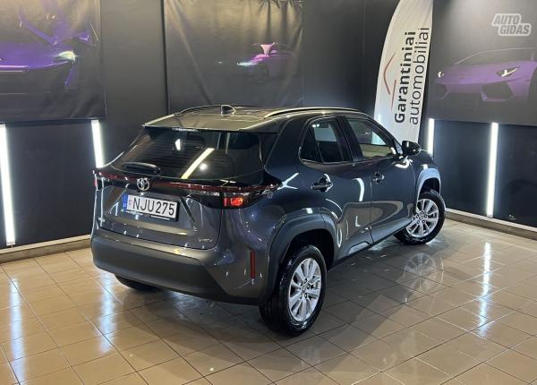 Серый Тойота Yaris Cross 2025 в Авиженяй, объемом двигателя 1.50 л и пробегом 57 тыс. км за 21950 €, фото 3 на AUTOMOTO.COM.LV