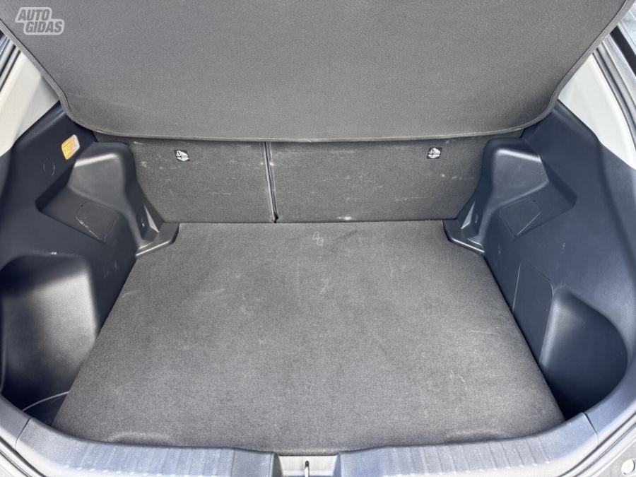 Grey Toyota Yaris Cross 2025 in Avizieniai, with an engine capacity of 1.50 L and mileage of 57 thousand km for 21950 €, photo 8 on AUTOMOTO.COM.LV