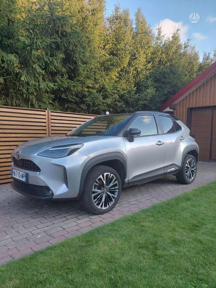 Серый Тойота Yaris Cross 2025 в Клайпеда, объемом двигателя 1.50 л и пробегом 54 тыс. км за 23350 €, фото 5 на AUTOMOTO.COM.LV