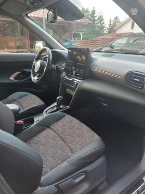 Серый Тойота Yaris Cross 2025 в Клайпеда, объемом двигателя 1.50 л и пробегом 54 тыс. км за 23350 €, фото 21 на AUTOMOTO.COM.LV