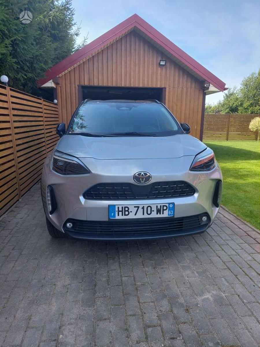 Серый Тойота Yaris Cross 2025 в Клайпеда, объемом двигателя 1.50 л и пробегом 54 тыс. км за 23350 €, фото 28 на AUTOMOTO.COM.LV