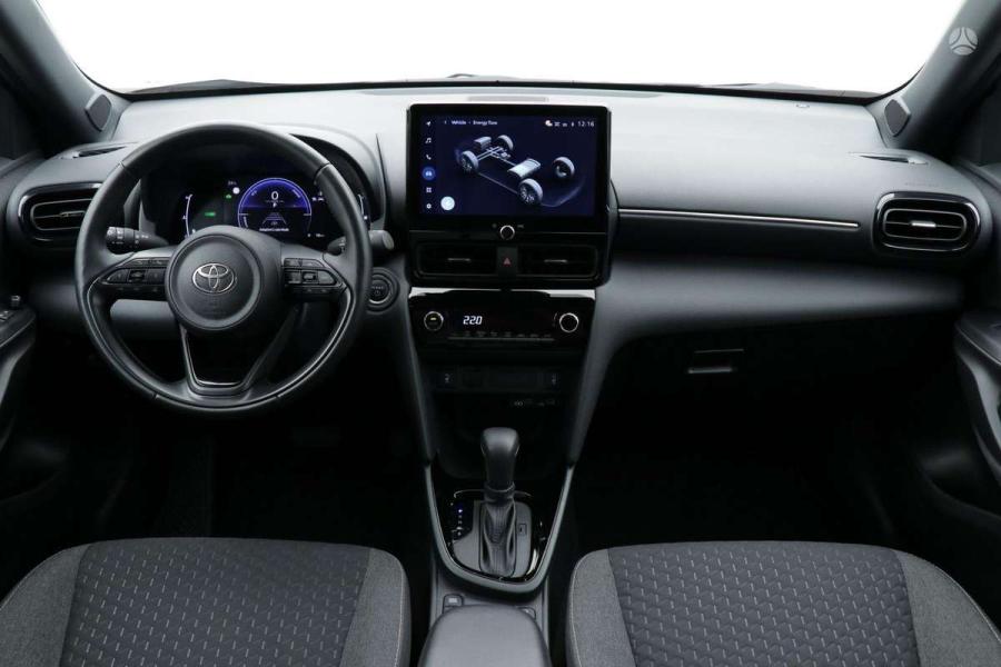 Серый Тойота Yaris Cross 2025 в Вильнюс, объемом двигателя 1.49 л и пробегом 16 тыс. км за 24900 €, фото 8 на AUTOMOTO.COM.LV