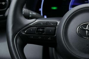 Серый Тойота Yaris Cross 2025 в Вильнюс, объемом двигателя 1.49 л и пробегом 16 тыс. км за 24900 €, фото 26 на AUTOMOTO.COM.LV