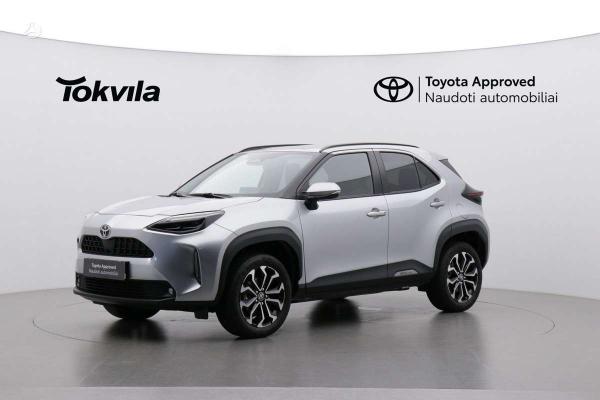 Grey Toyota Yaris Cross 2025 in Vilnius, with an engine capacity of 1.49 L and mileage of 16 thousand km for 24900 €, photo 1 on AUTOMOTO.COM.LV