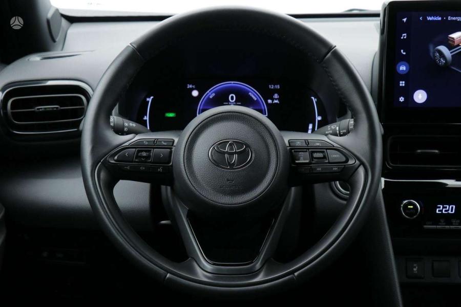 Grey Toyota Yaris Cross 2025 in Vilnius, with an engine capacity of 1.49 L and mileage of 16 thousand km for 24900 €, photo 14 on AUTOMOTO.COM.LV