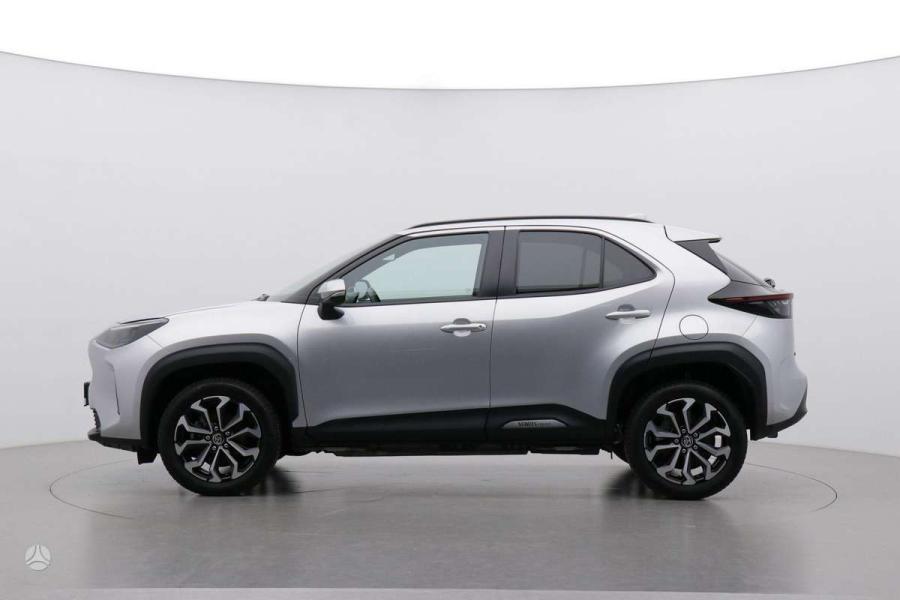 Серый Тойота Yaris Cross 2025 в Вильнюс, объемом двигателя 1.49 л и пробегом 27 тыс. км за 26990 €, фото 5 на AUTOMOTO.COM.LV