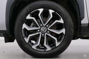 Серый Тойота Yaris Cross 2025 в Вильнюс, объемом двигателя 1.49 л и пробегом 27 тыс. км за 26990 €, фото 17 на AUTOMOTO.COM.LV