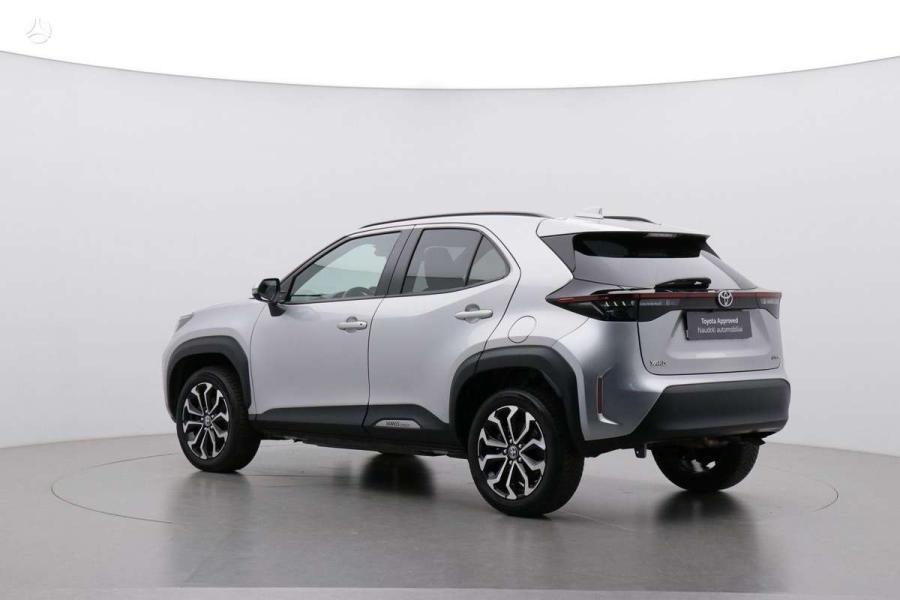 Серый Тойота Yaris Cross 2025 в Вильнюс, объемом двигателя 1.49 л и пробегом 27 тыс. км за 26990 €, фото 19 на AUTOMOTO.COM.LV