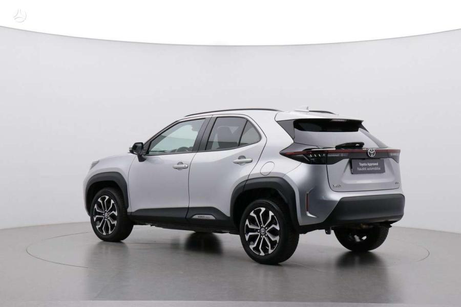 Grey Toyota Yaris Cross 2025 in Vilnius, with an engine capacity of 1.49 L and mileage of 27 thousand km for 26990 €, photo 19 on AUTOMOTO.COM.LV