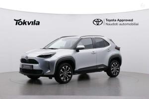Серый Тойота Yaris Cross 2025 в Вильнюс, объемом двигателя 1.49 л и пробегом 28 тыс. км за 26990 €, фото  на AUTOMOTO.COM.LV