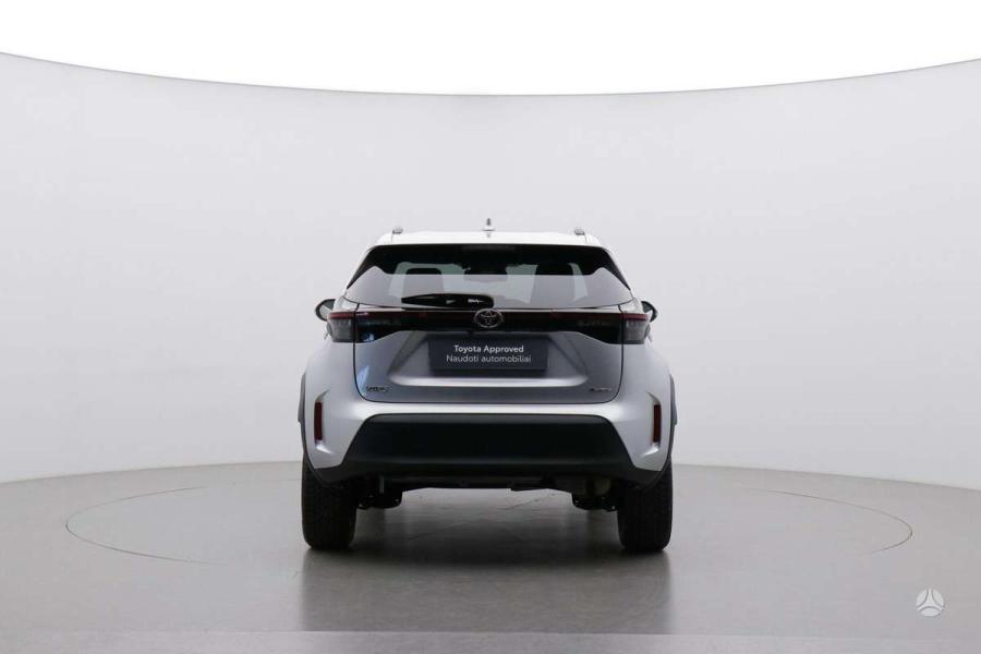 Серый Тойота Yaris Cross 2025 в Вильнюс, объемом двигателя 1.49 л и пробегом 28 тыс. км за 26990 €, фото 6 на AUTOMOTO.COM.LV
