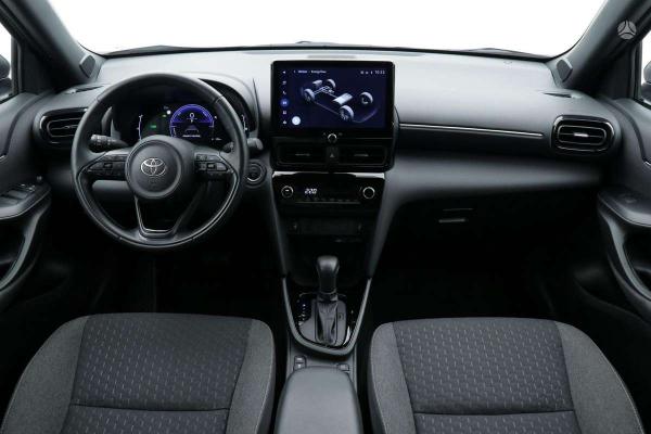 Серый Тойота Yaris Cross 2025 в Вильнюс, объемом двигателя 1.49 л и пробегом 28 тыс. км за 26990 €, фото 8 на AUTOMOTO.COM.LV