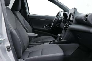 Серый Тойота Yaris Cross 2025 в Вильнюс, объемом двигателя 1.49 л и пробегом 28 тыс. км за 26990 €, фото 10 на AUTOMOTO.COM.LV