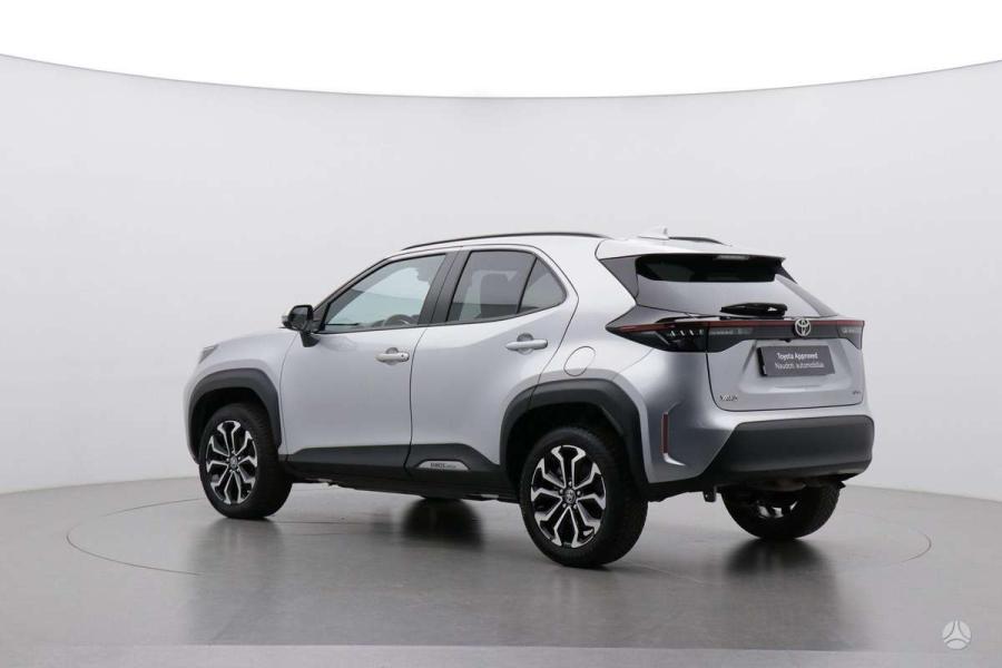 Серый Тойота Yaris Cross 2025 в Вильнюс, объемом двигателя 1.49 л и пробегом 28 тыс. км за 26990 €, фото 19 на AUTOMOTO.COM.LV