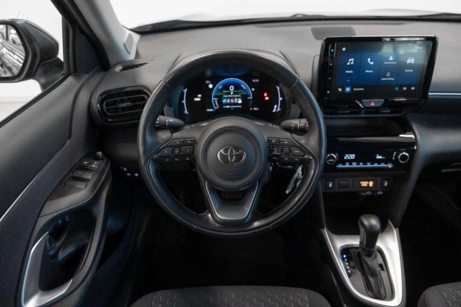 Серый Тойота Yaris Cross 2025 в Вильнюс, объемом двигателя 1.50 л и пробегом 34 тыс. км за 23900 €, фото 10 на AUTOMOTO.COM.LV