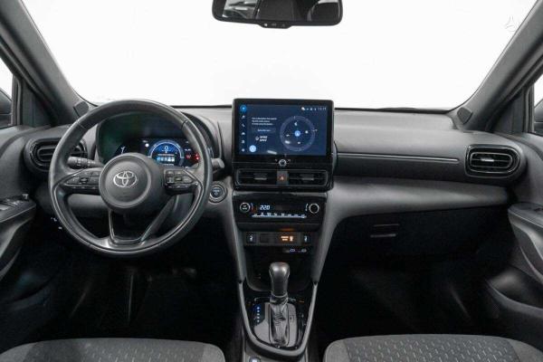 Серый Тойота Yaris Cross 2025 в Вильнюс, объемом двигателя 1.50 л и пробегом 38 тыс. км за 24900 €, фото 9 на AUTOMOTO.COM.LV