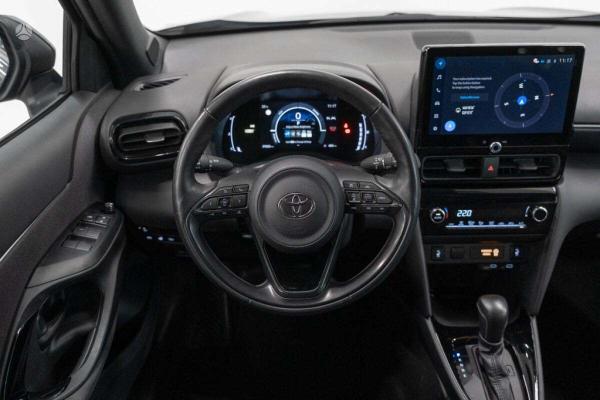 Серый Тойота Yaris Cross 2025 в Вильнюс, объемом двигателя 1.50 л и пробегом 38 тыс. км за 24900 €, фото 10 на AUTOMOTO.COM.LV