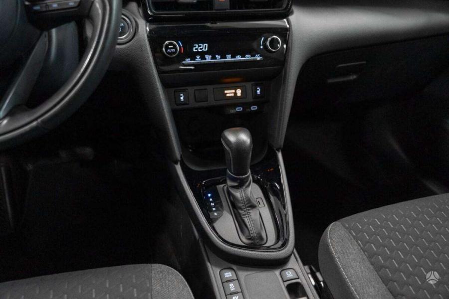 Серый Тойота Yaris Cross 2025 в Вильнюс, объемом двигателя 1.50 л и пробегом 38 тыс. км за 24900 €, фото 18 на AUTOMOTO.COM.LV