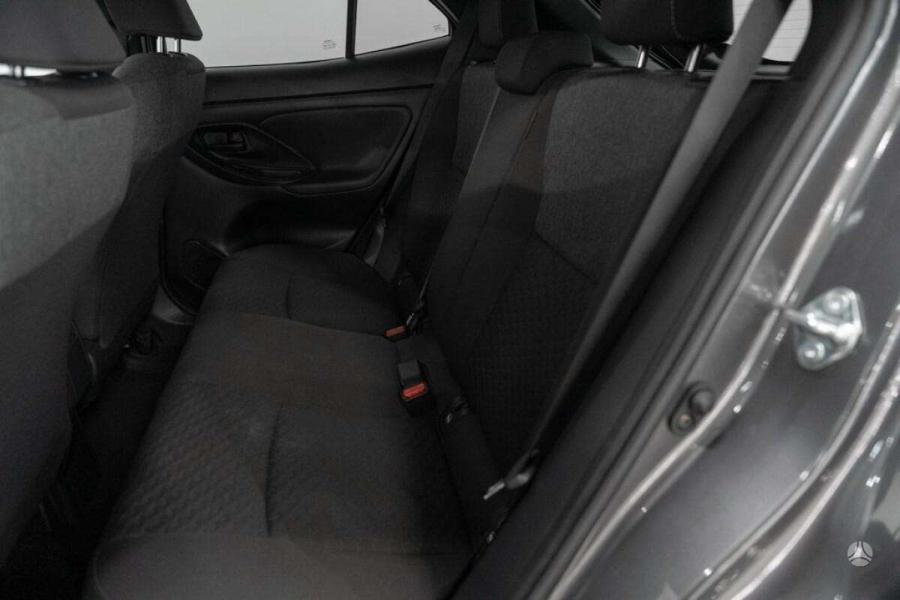 Серый Тойота Yaris Cross 2025 в Вильнюс, объемом двигателя 1.50 л и пробегом 38 тыс. км за 24900 €, фото 19 на AUTOMOTO.COM.LV