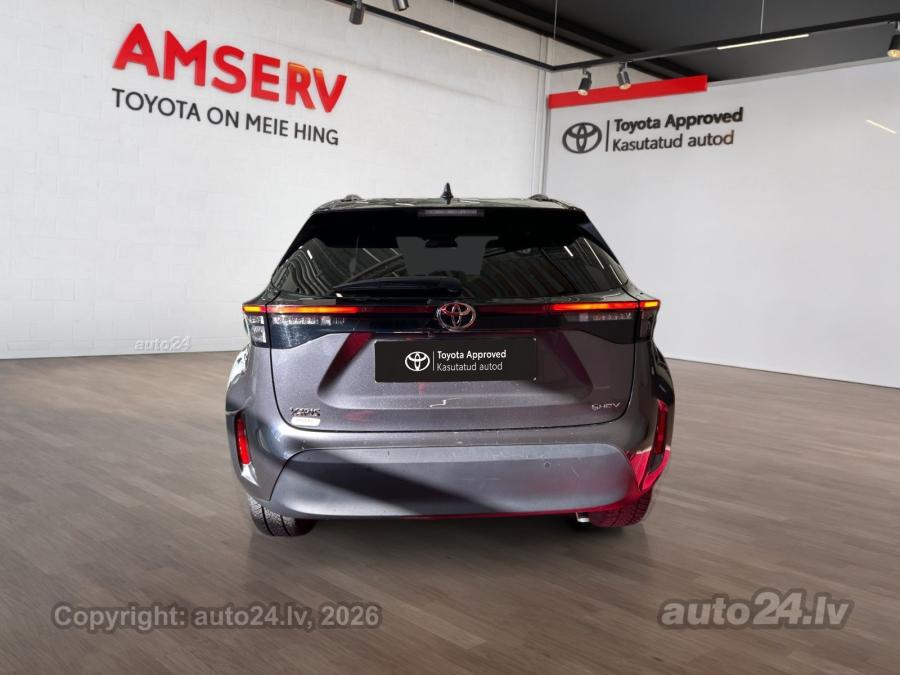 Pelēks Toyota Yaris Cross 2025 Pērnava, ar dzinēja tilpumu 1.50 L un nobraukumu 30 tūkst. km par 24490 €, foto 5 vietnē AUTOMOTO.COM.LV
