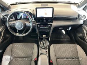Pelēks Toyota Yaris Cross 2025 Pērnava, ar dzinēja tilpumu 1.50 L un nobraukumu 30 tūkst. km par 24490 €, foto 9 vietnē AUTOMOTO.COM.LV