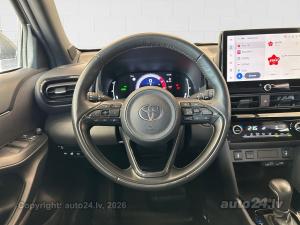 Pelēks Toyota Yaris Cross 2025 Pērnava, ar dzinēja tilpumu 1.50 L un nobraukumu 30 tūkst. km par 24490 €, foto 13 vietnē AUTOMOTO.COM.LV