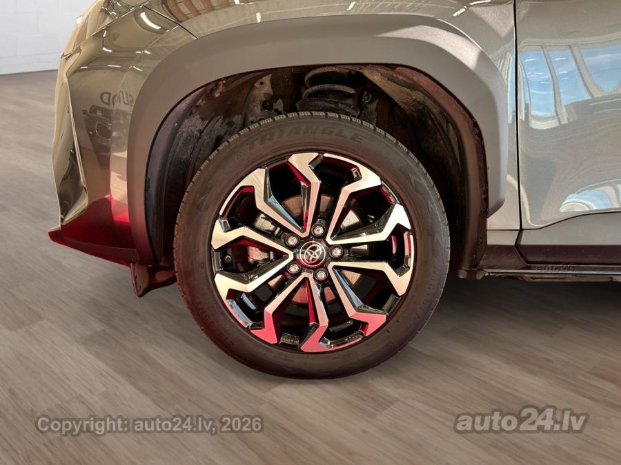 Pelēks Toyota Yaris Cross 2025 Pērnava, ar dzinēja tilpumu 1.50 L un nobraukumu 30 tūkst. km par 24490 €, foto 16 vietnē AUTOMOTO.COM.LV