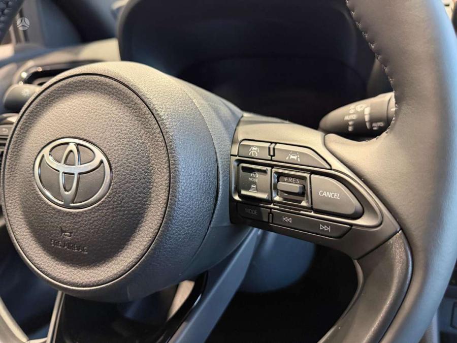 Pelēks Toyota Yaris Cross 2026 Šauļi, ar dzinēja tilpumu 1.49 L un nobraukumu 4 tūkst. km par 29170 €, foto 20 vietnē AUTOMOTO.COM.LV